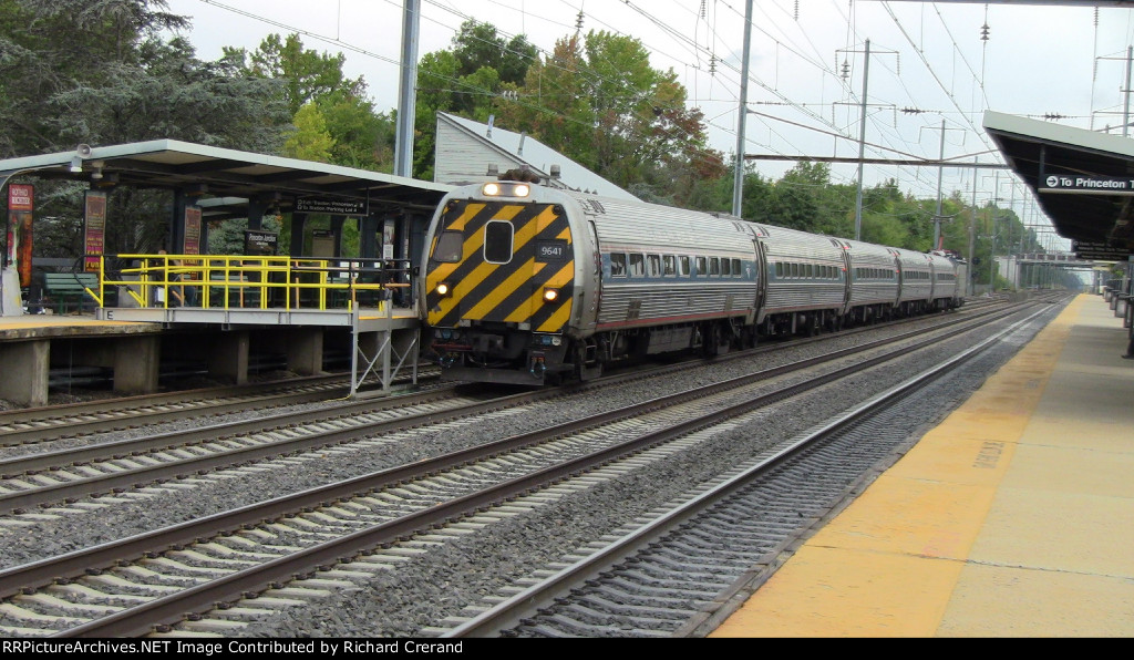 Keystone 652 in the Station